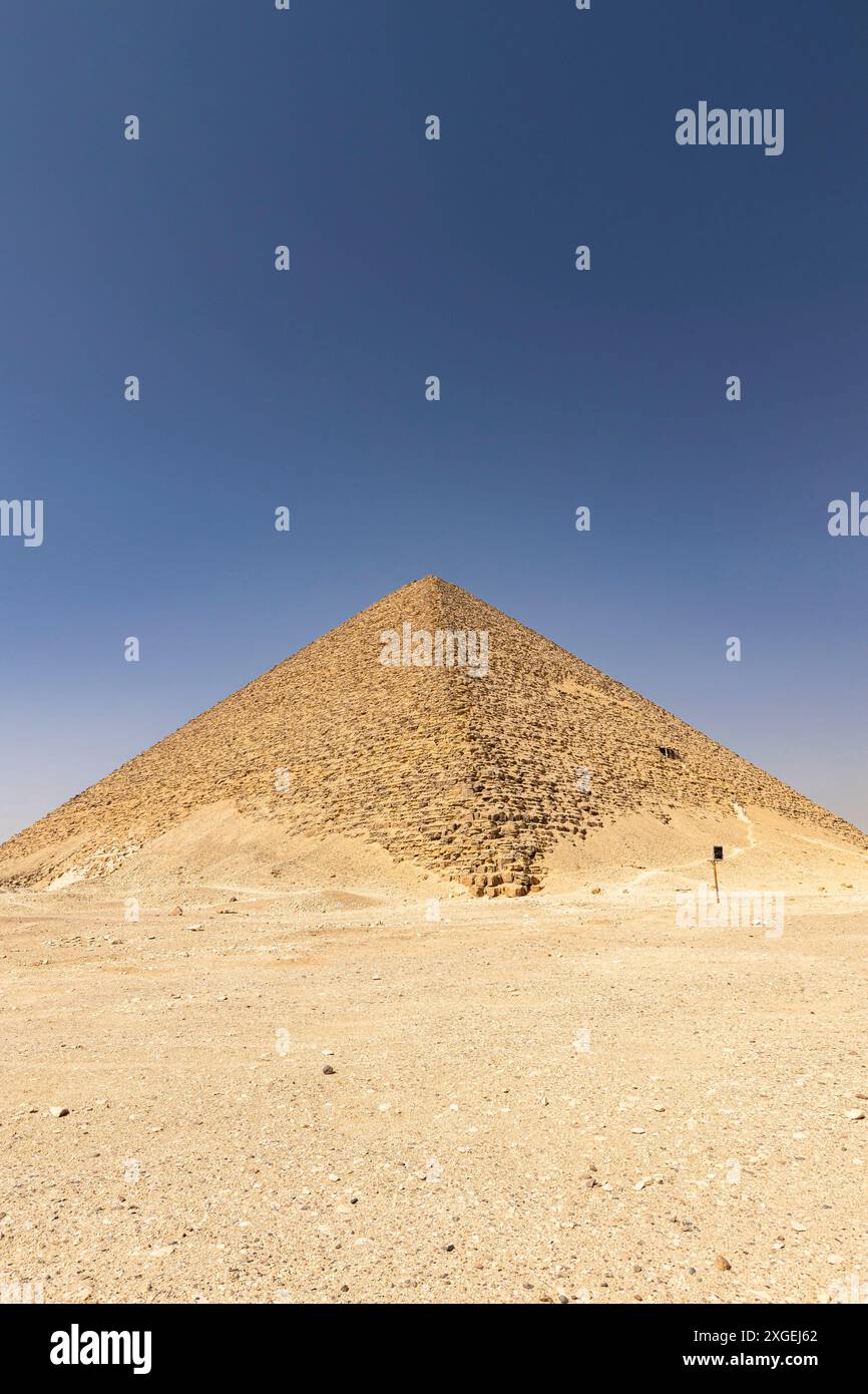 Red Pyramid(North Pyramid), Pyramid of Pharaoh Sneferu(Snofru, Snefru ...