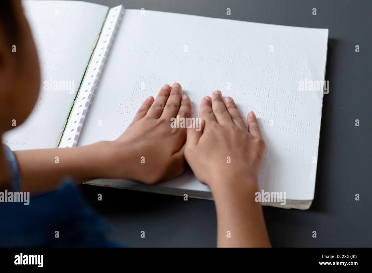 Children braille reading hands hi-res stock photography and images - Alamy