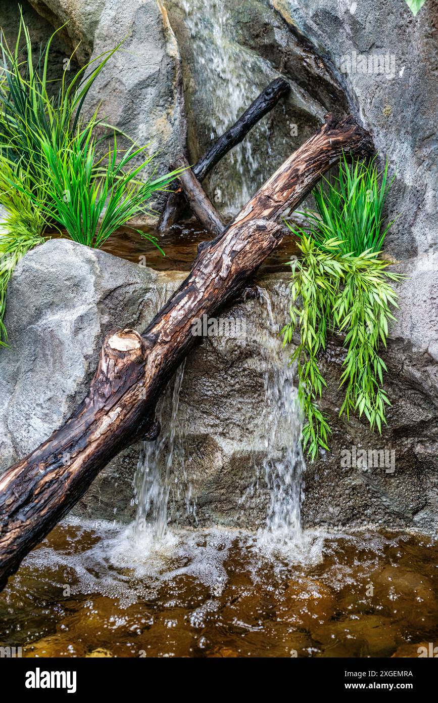 Small waterfall flows hi-res stock photography and images - Alamy