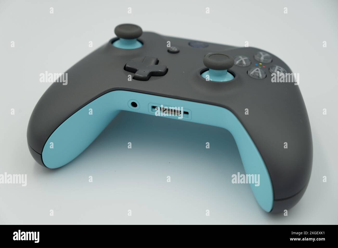 Xbox series s controller hi-res stock photography and images - Alamy