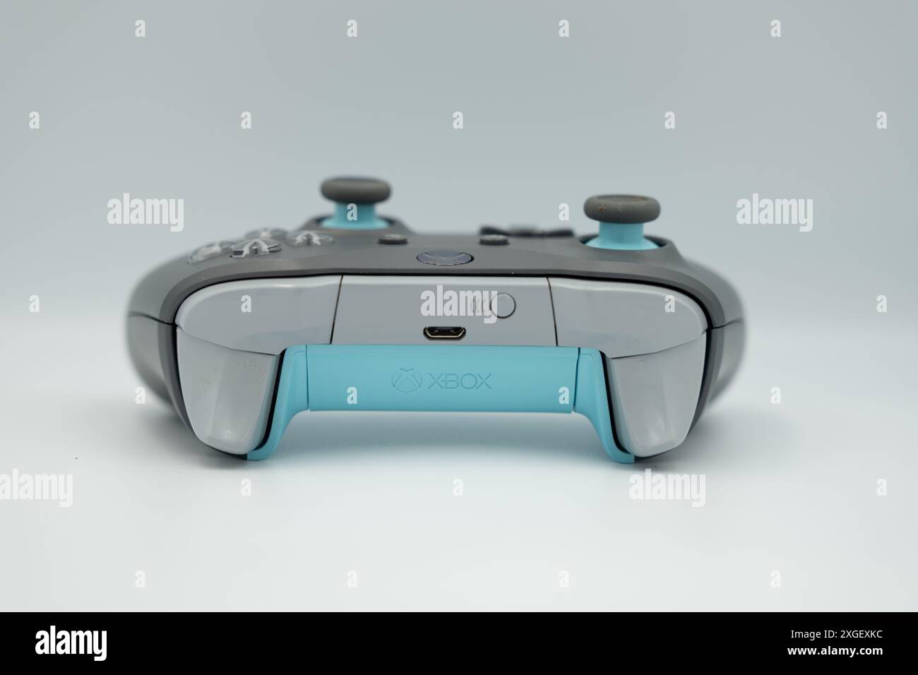 Playstation 5 xbox series x hi-res stock photography and images - Alamy