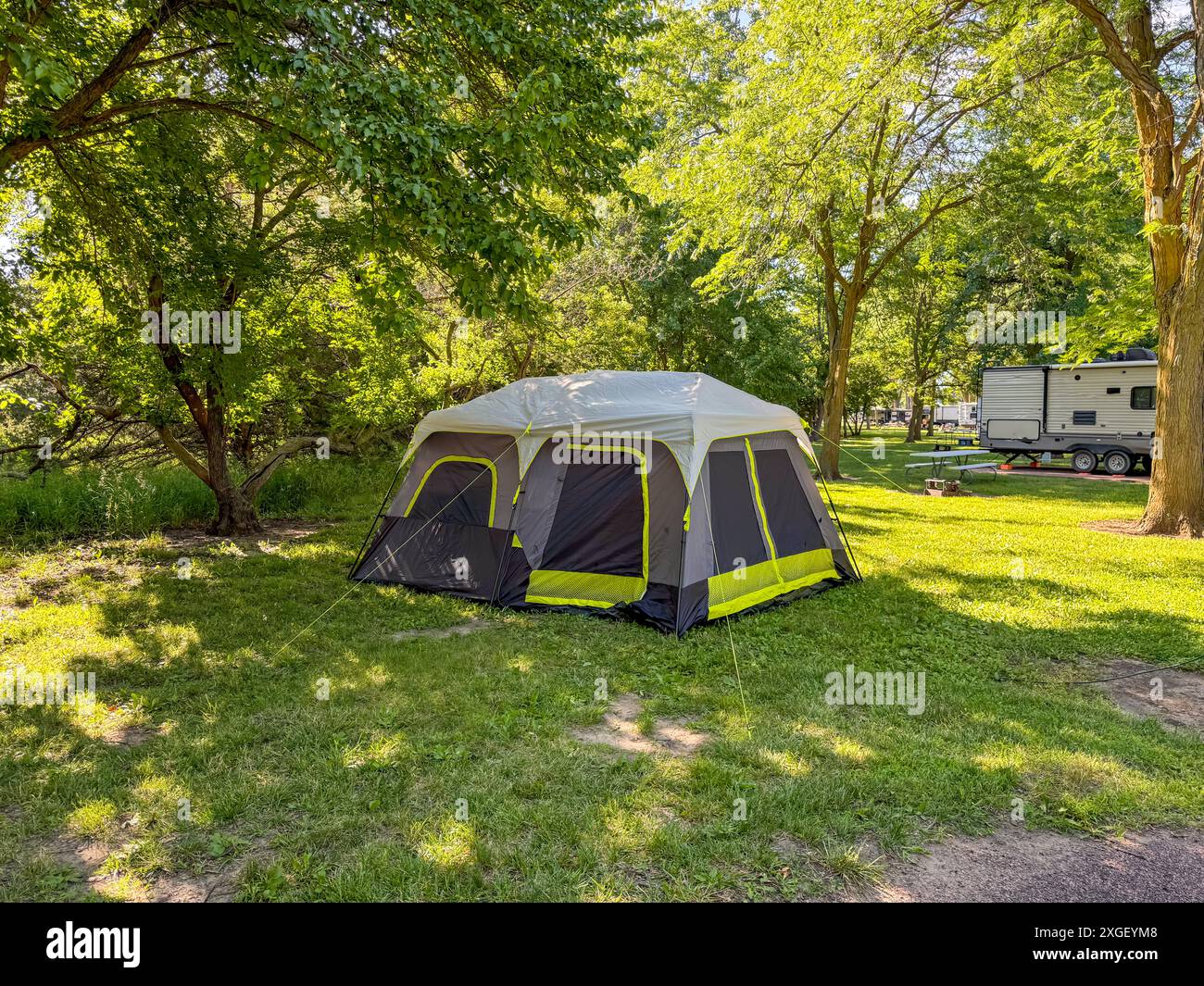 Shaded setup hi-res stock photography and images - Alamy