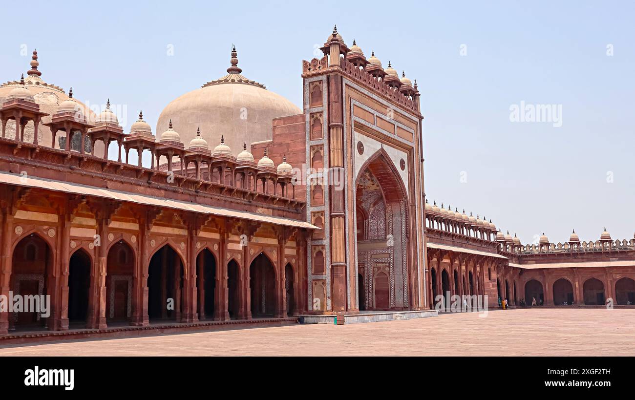 View of Jama Masjid, the iconic 1570s mosque built by Akbar, Fatehpur ...