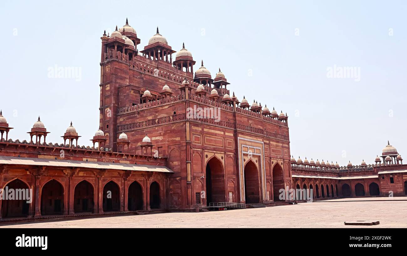 Inside view of Buland Darwaza of the iconic 1570s mosque Jama Masjid ...