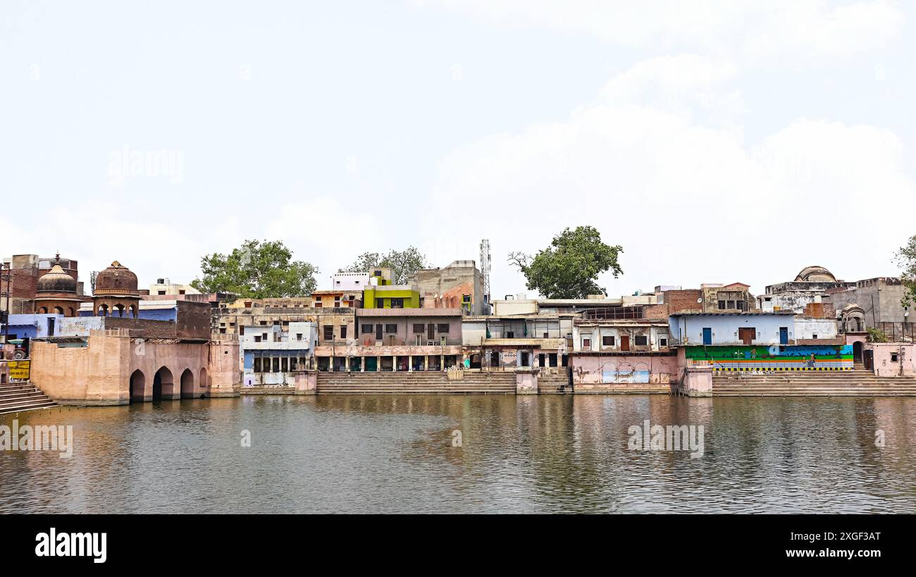 Beautiful Mansi Ganga lake ghats, Govardhan, Mathura, Uttar Pradesh ...