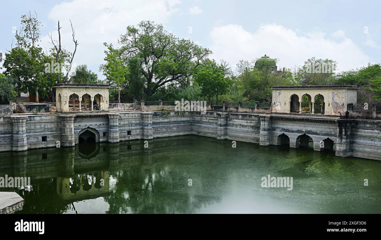 Ancient stepwell in Narnaul, Haryana, India Stock Photo - Alamy