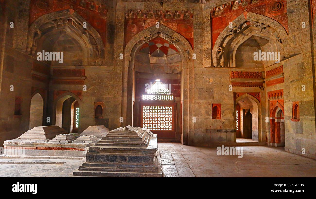 Ancient stepwell in Narnaul, Haryana, India Stock Photo - Alamy