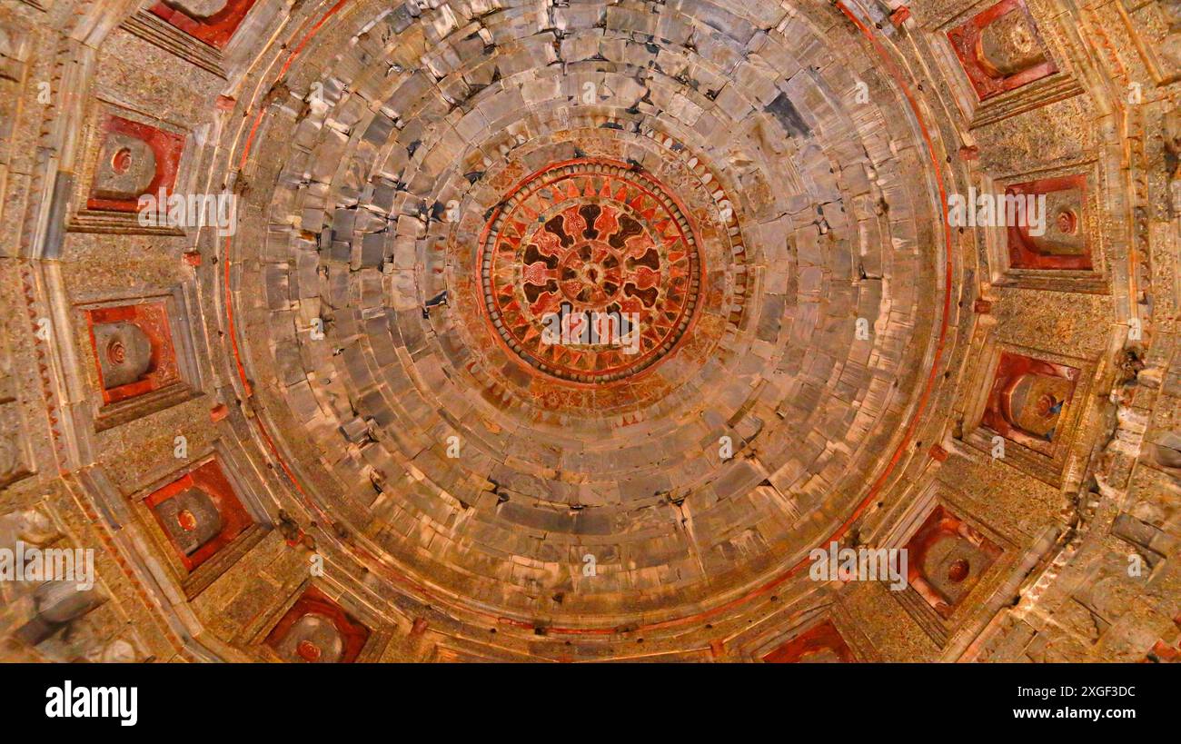 View of Islamic architecture inside Shah Ibrahim's tombs, Narnaul ...