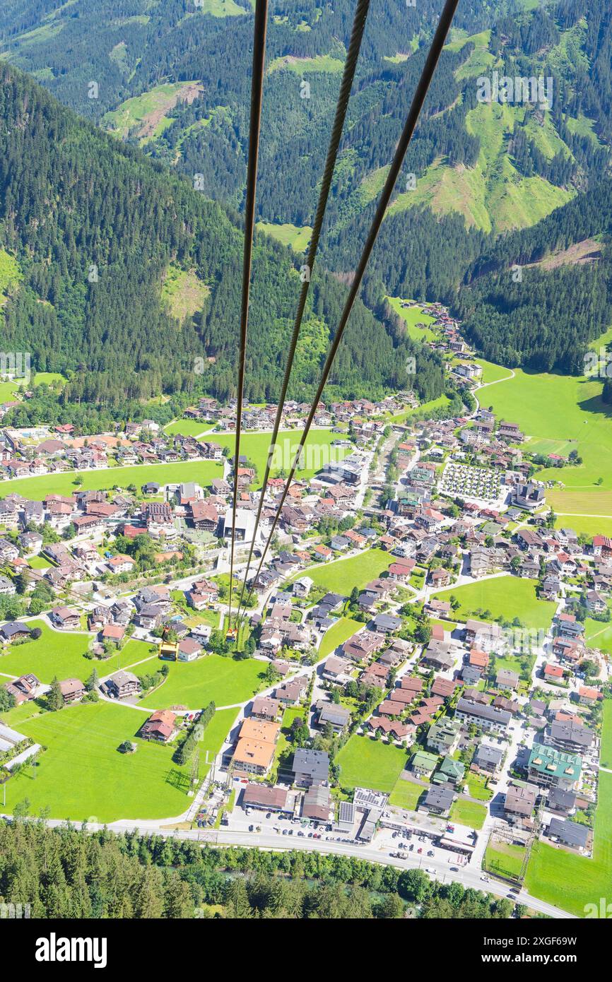 Zillertal cable car hi-res stock photography and images - Alamy