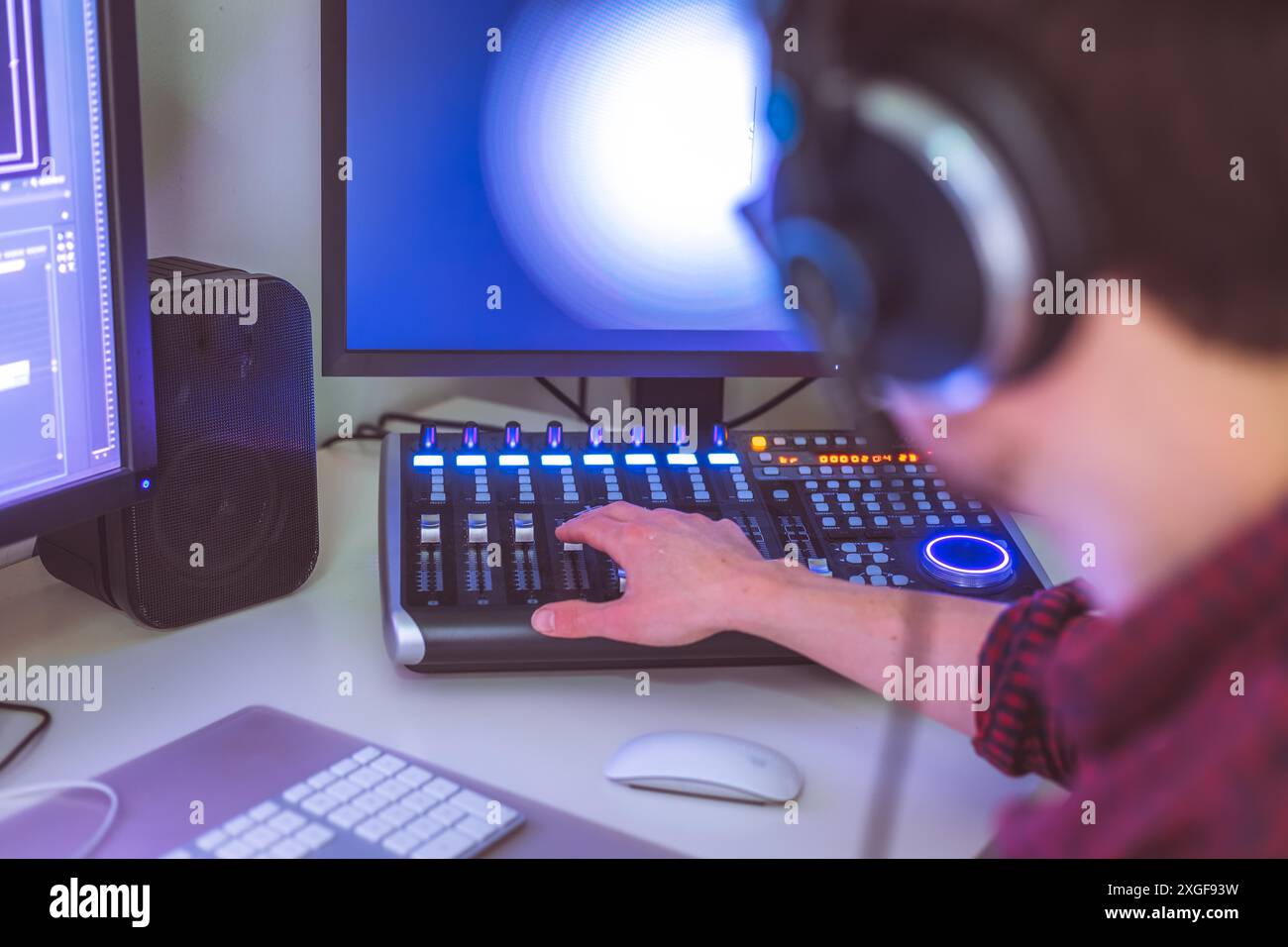 Recording studio interior hi-res stock photography and images - Alamy