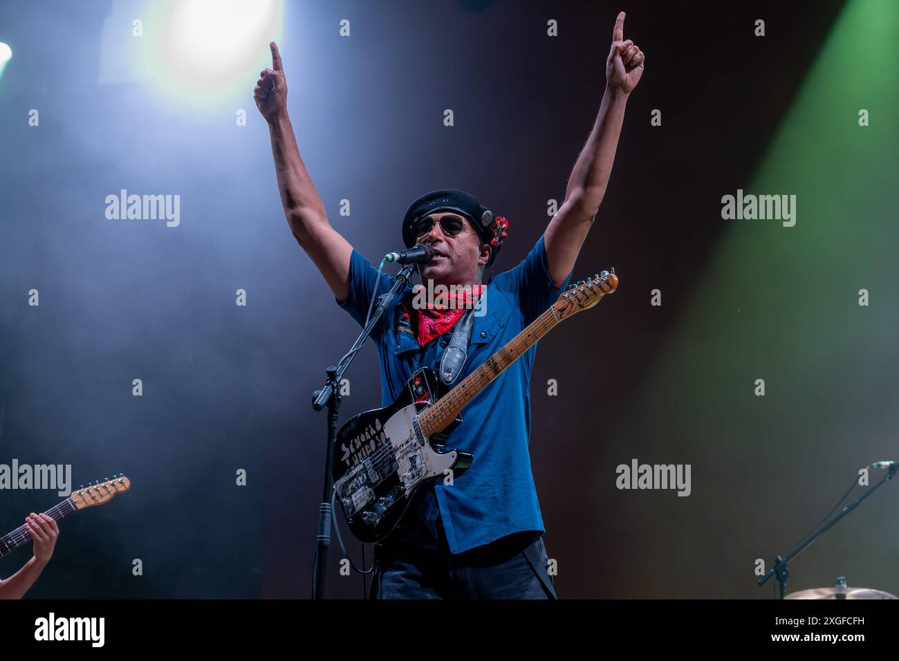 Fire show on stage concert hi-res stock photography and images - Alamy