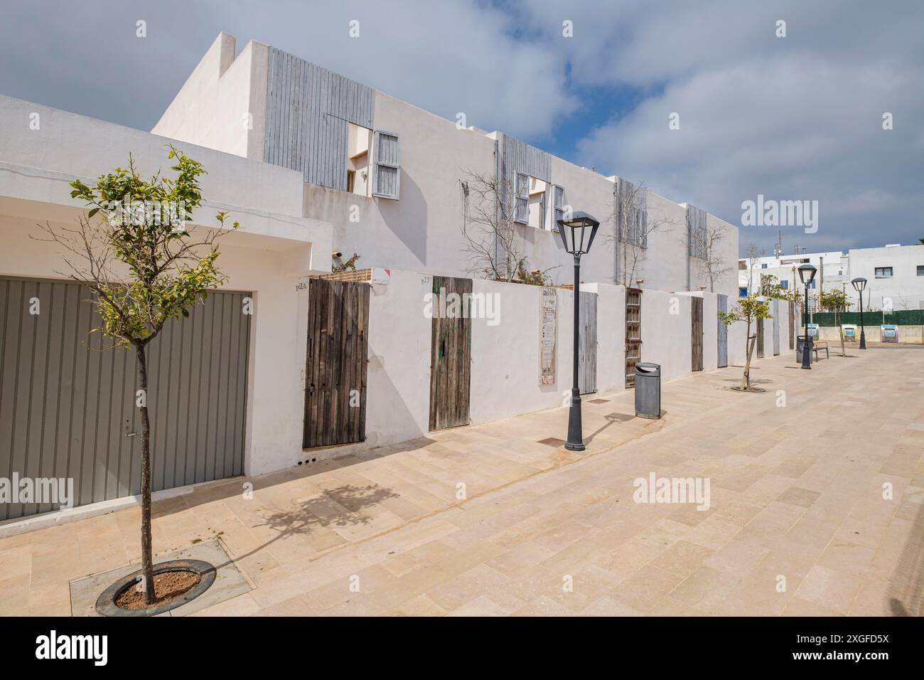 Official protection houses built with natural and recyclable materials ...