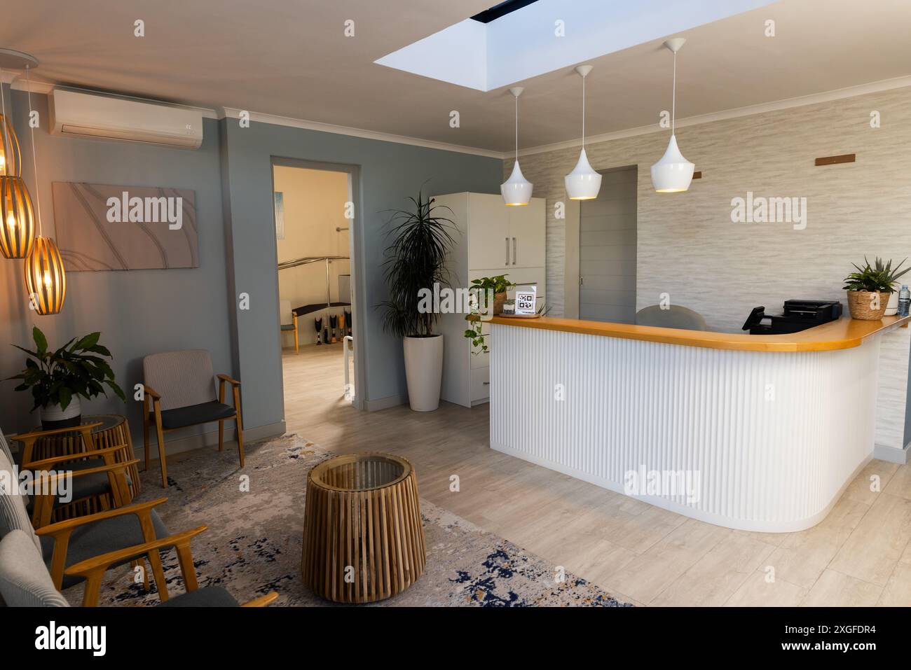 Hospital interior modern reception hi-res stock photography and images - Alamy