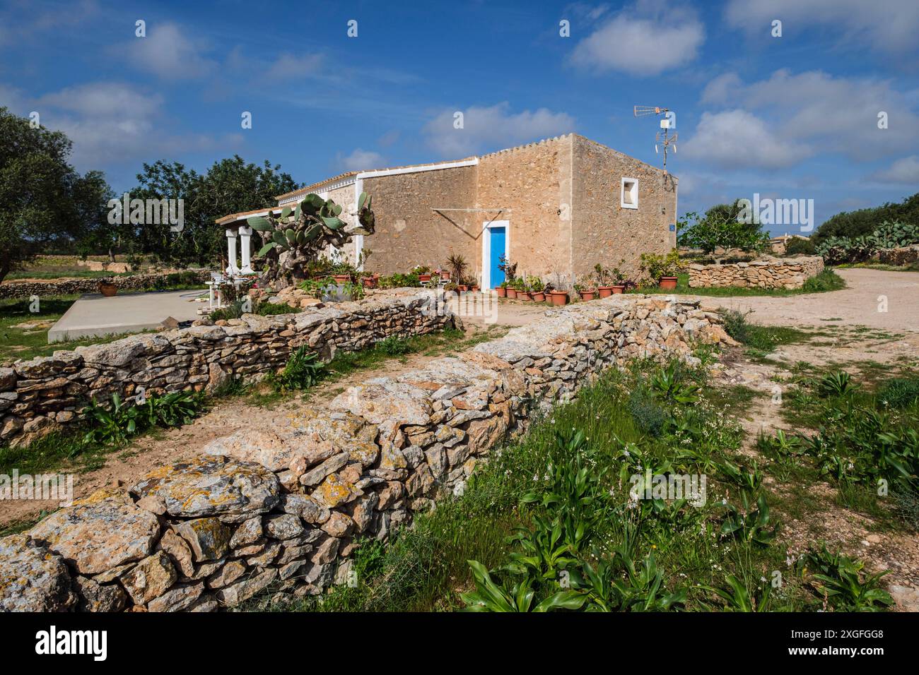 Traditional stone walls, typical rural house, Formentera, Pitiusas ...