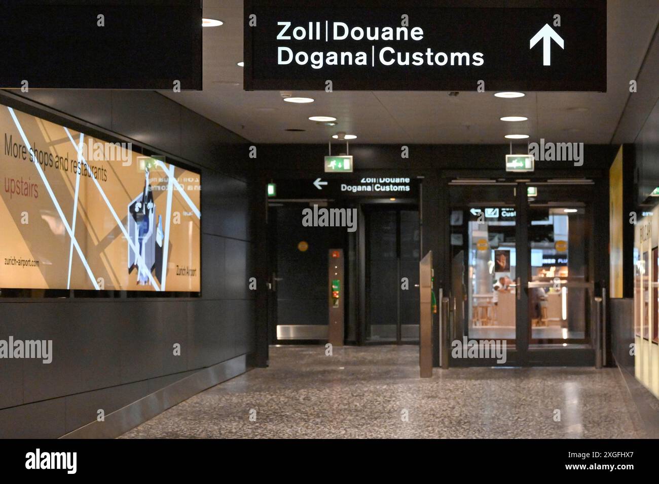 Customs control sign hi-res stock photography and images - Alamy