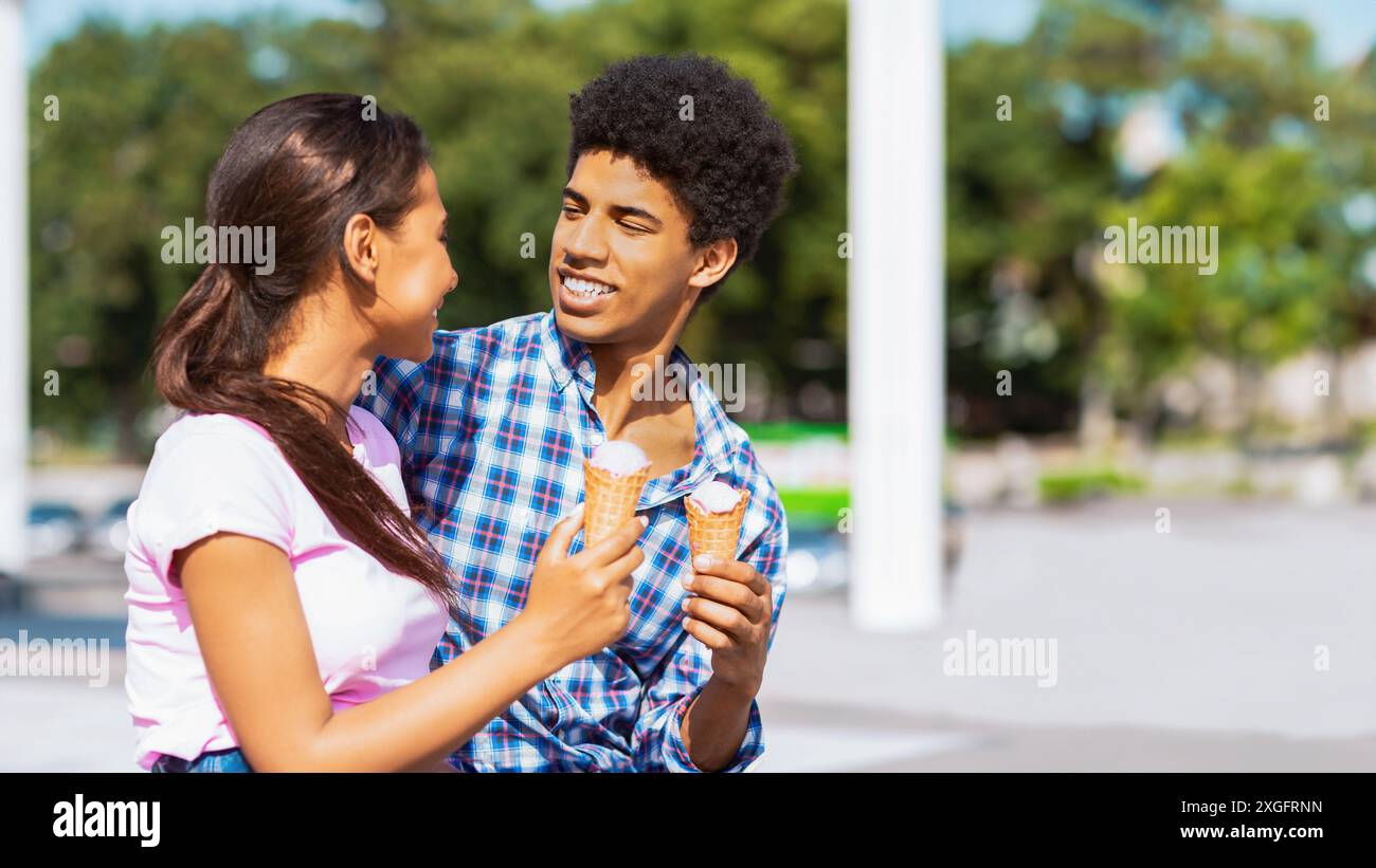 Teen girl ice cream cone hi-res stock photography and images - Alamy