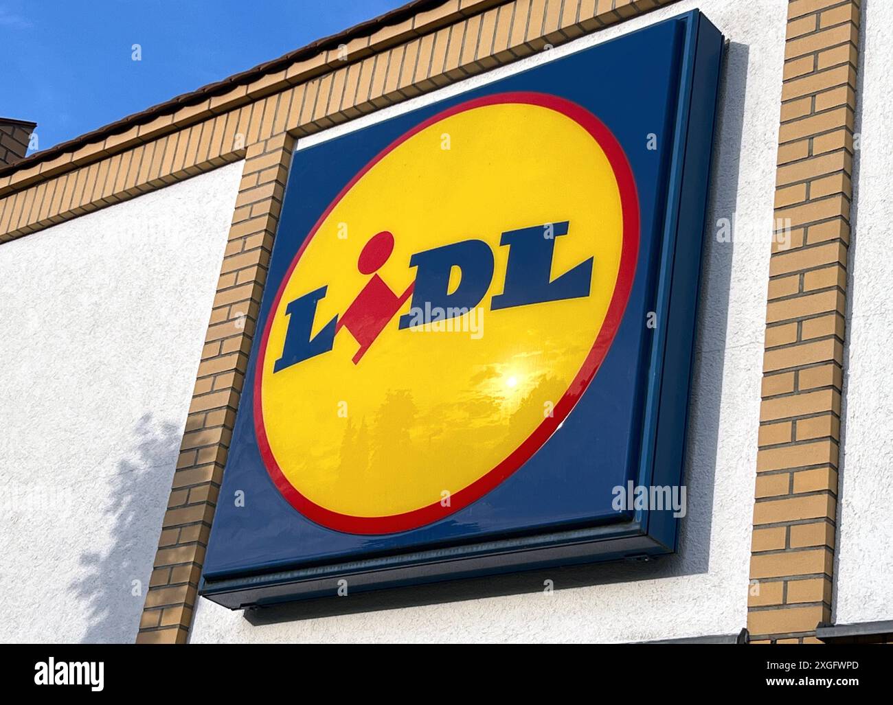 Außenwerbung Logo LIDL *** Outdoor advertising logo LIDL Copyright ...