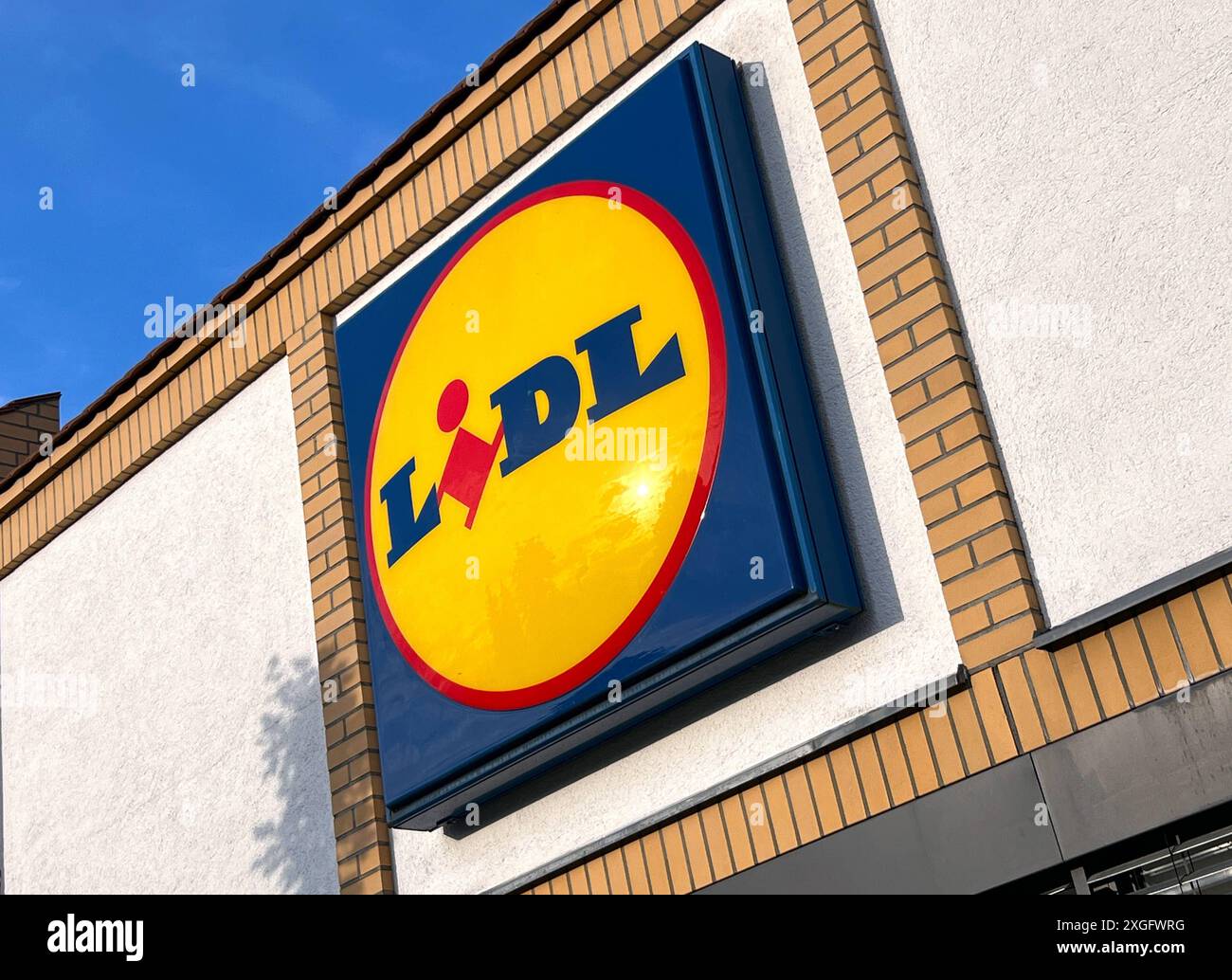 Außenwerbung Logo LIDL *** Outdoor advertising logo LIDL Copyright ...
