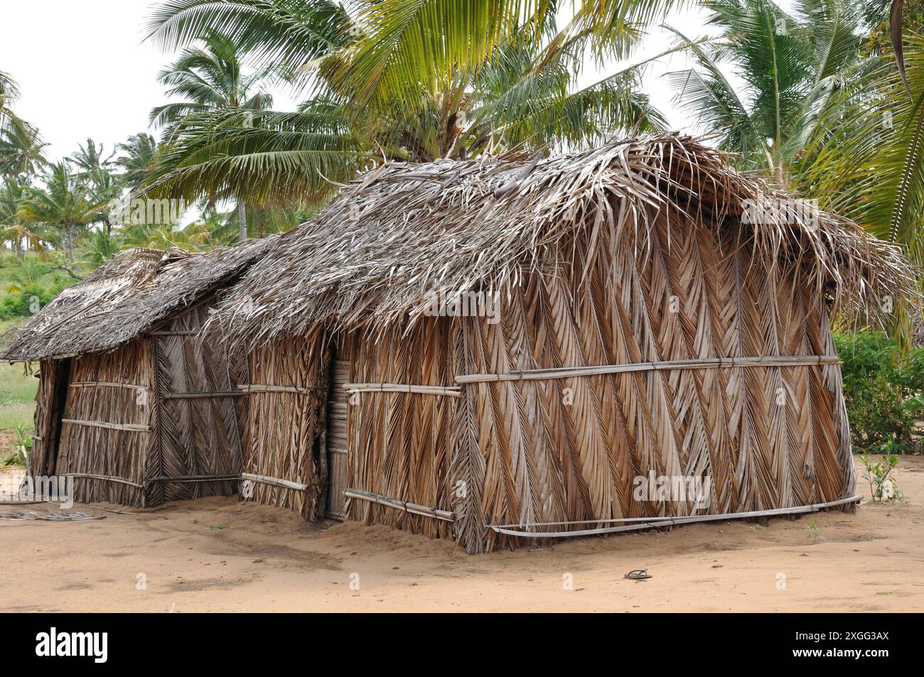 Straw huts, Licaca, Inhambane, Mozambique Stock Photo - Alamy