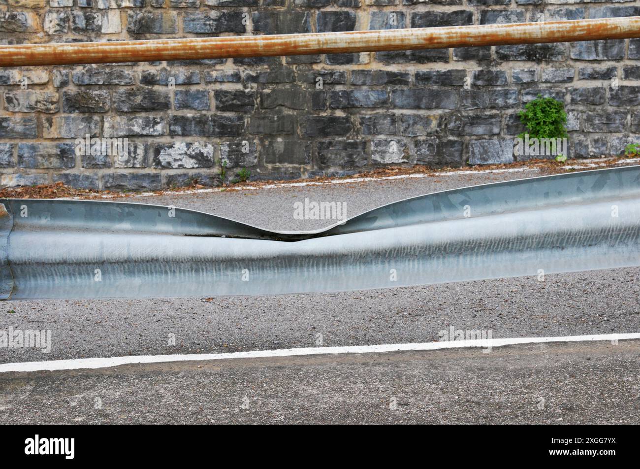 damaged guard rail Stock Photo - Alamy