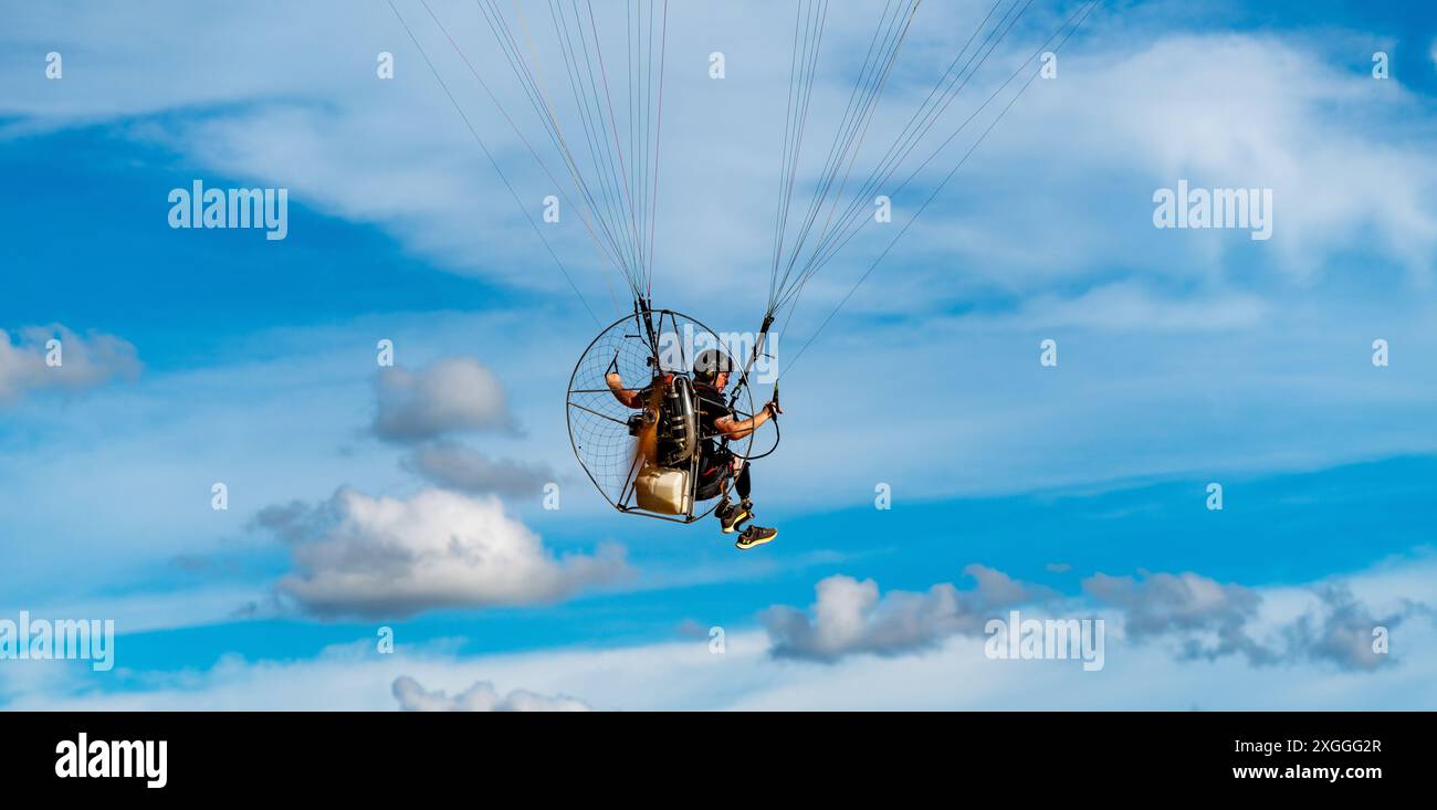 Gareth Lewis Payne Paramotors Stock Photo - Alamy