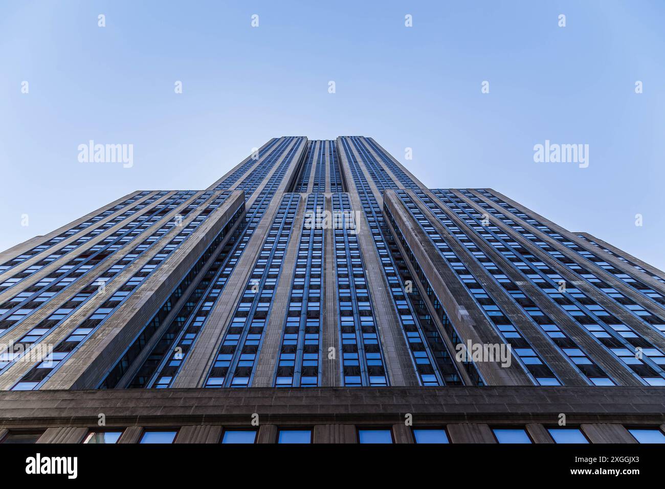 Empire state ground level hi-res stock photography and images - Alamy