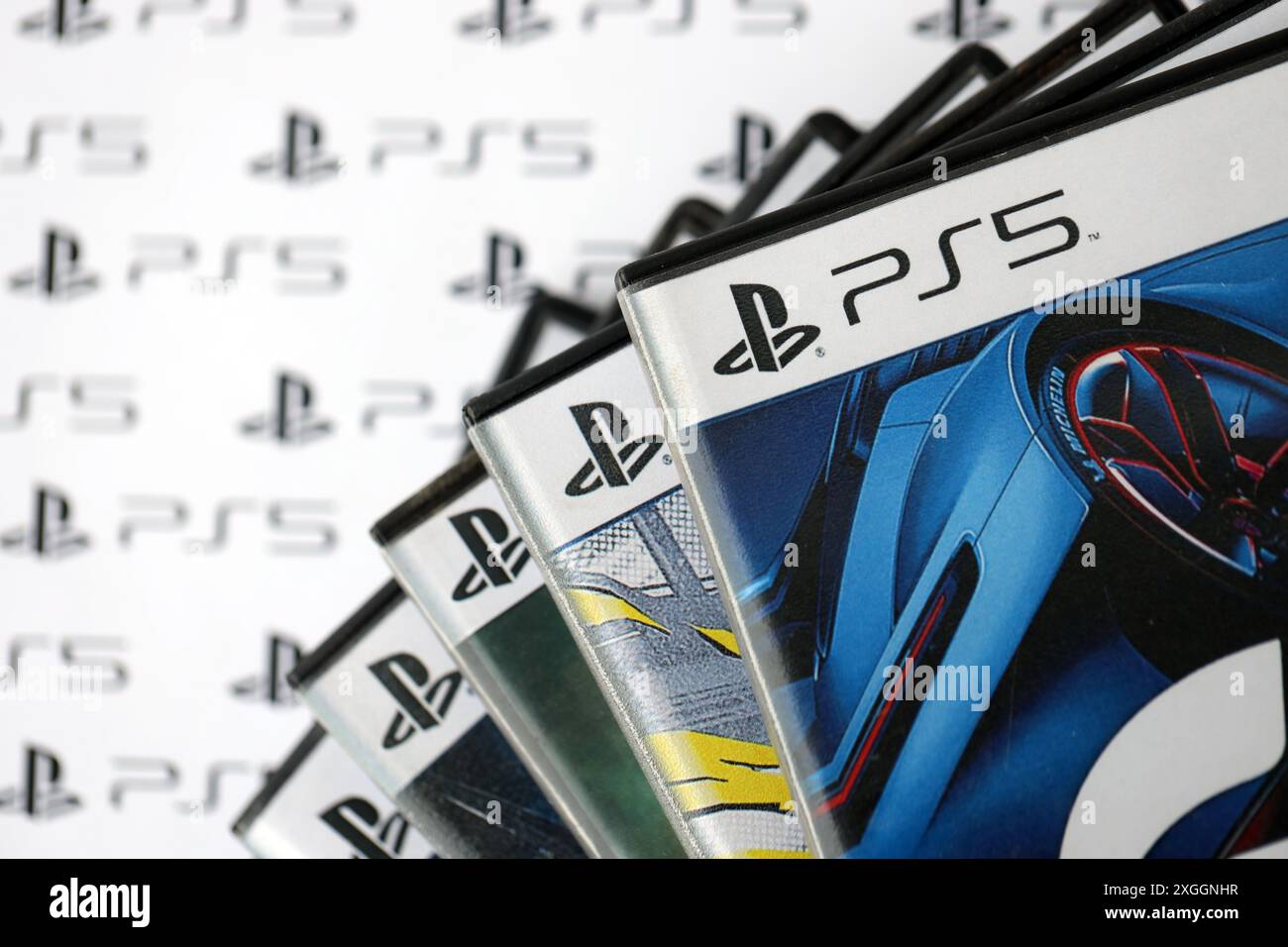 Ps5 console boxes hi-res stock photography and images - Alamy