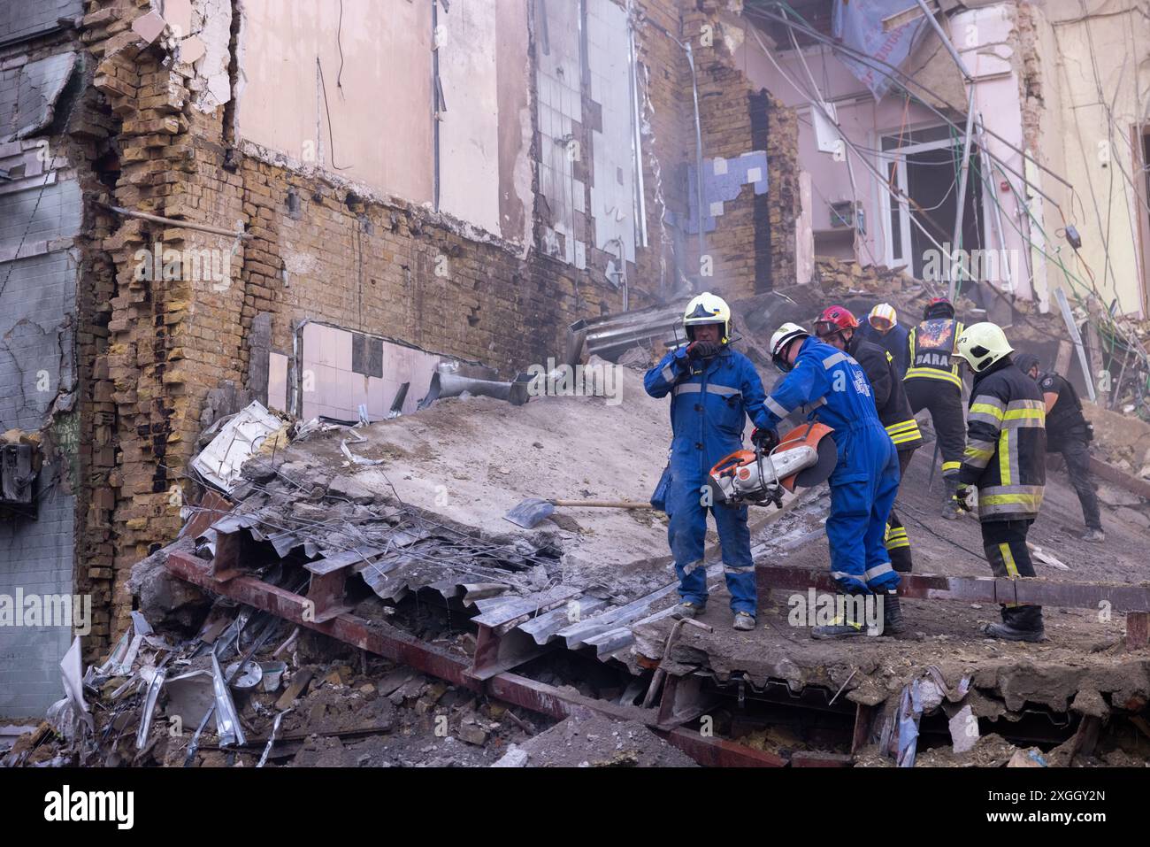 Ukraine war rubble children hi-res stock photography and images - Alamy