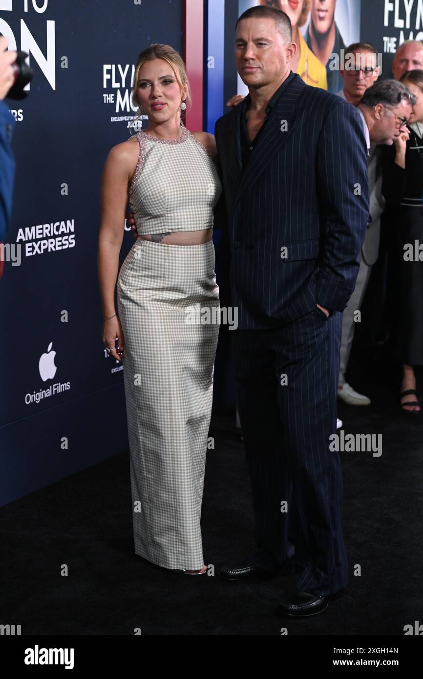 Channing tatum and actress scarlett johansson hi-res stock photography ...