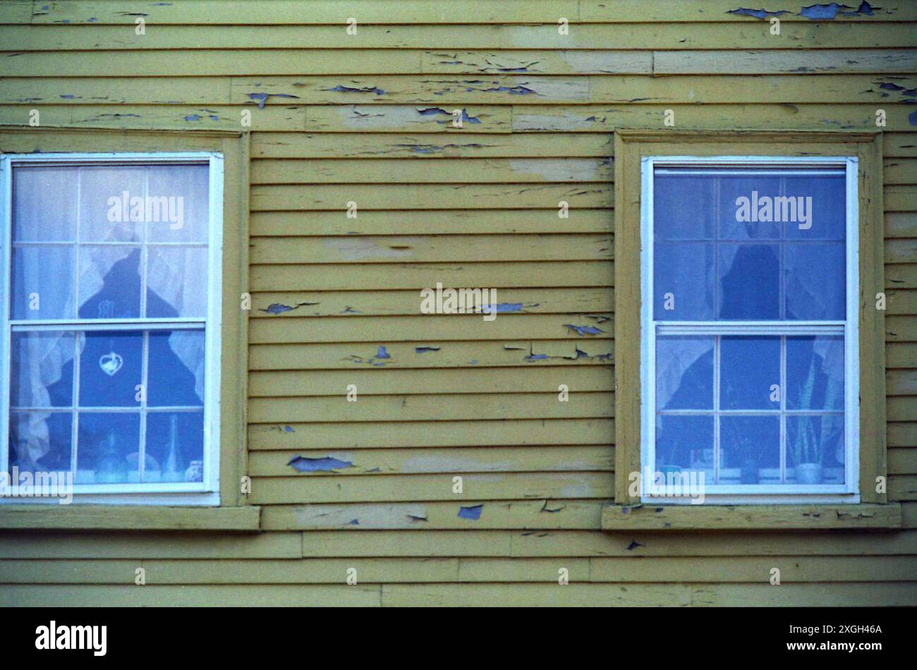Facade of an old wooden house in Massachusetts, U.S.A., approx. 1996 ...