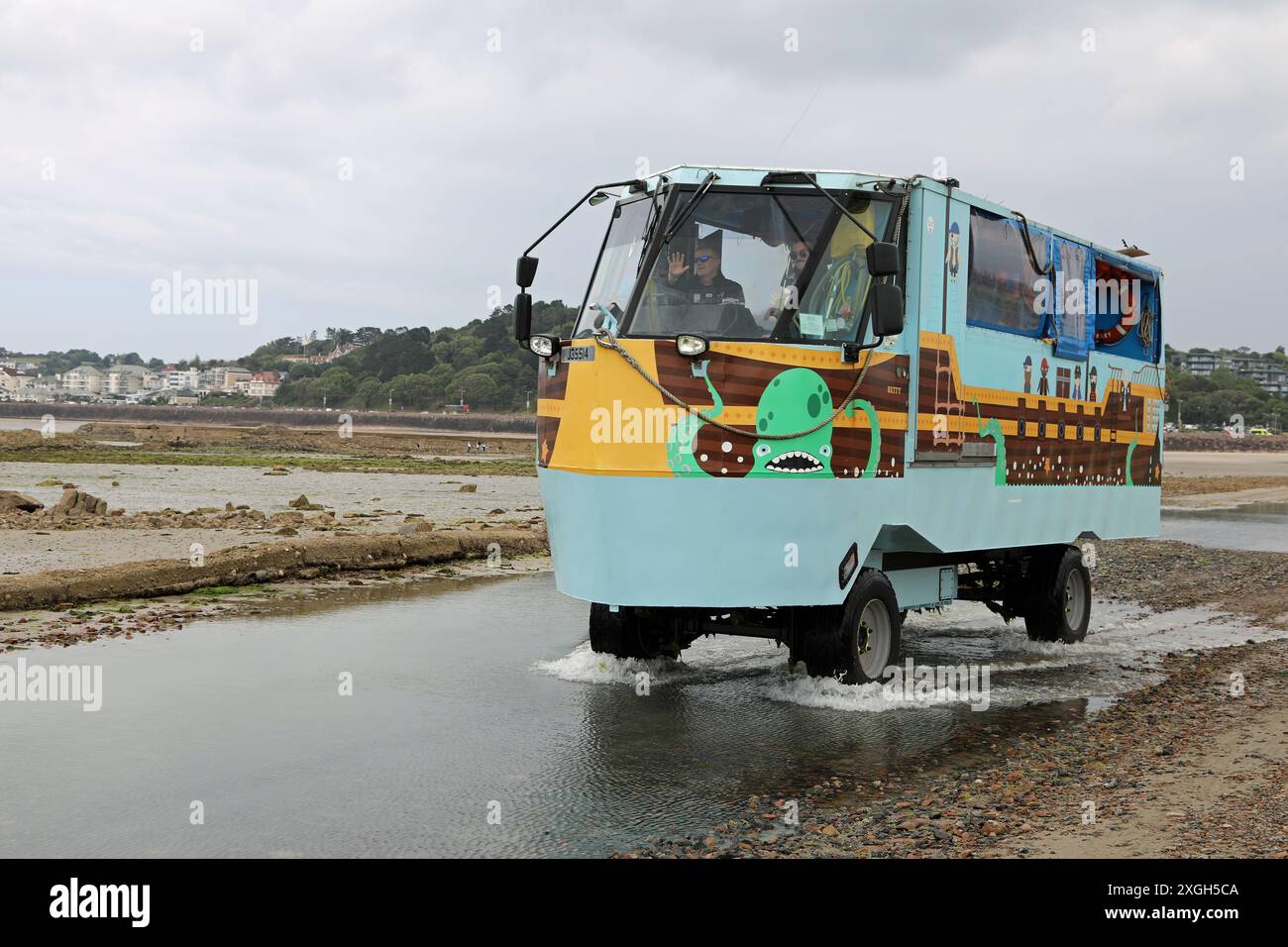Elizabeth castle duck ferry hi-res stock photography and images - Alamy
