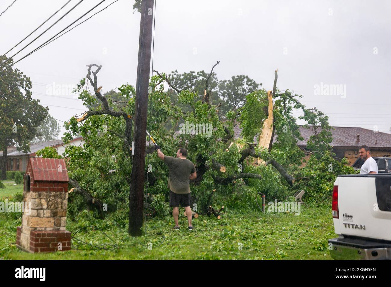 The destruction left behind from Hurricane Beryl in South Houston ...