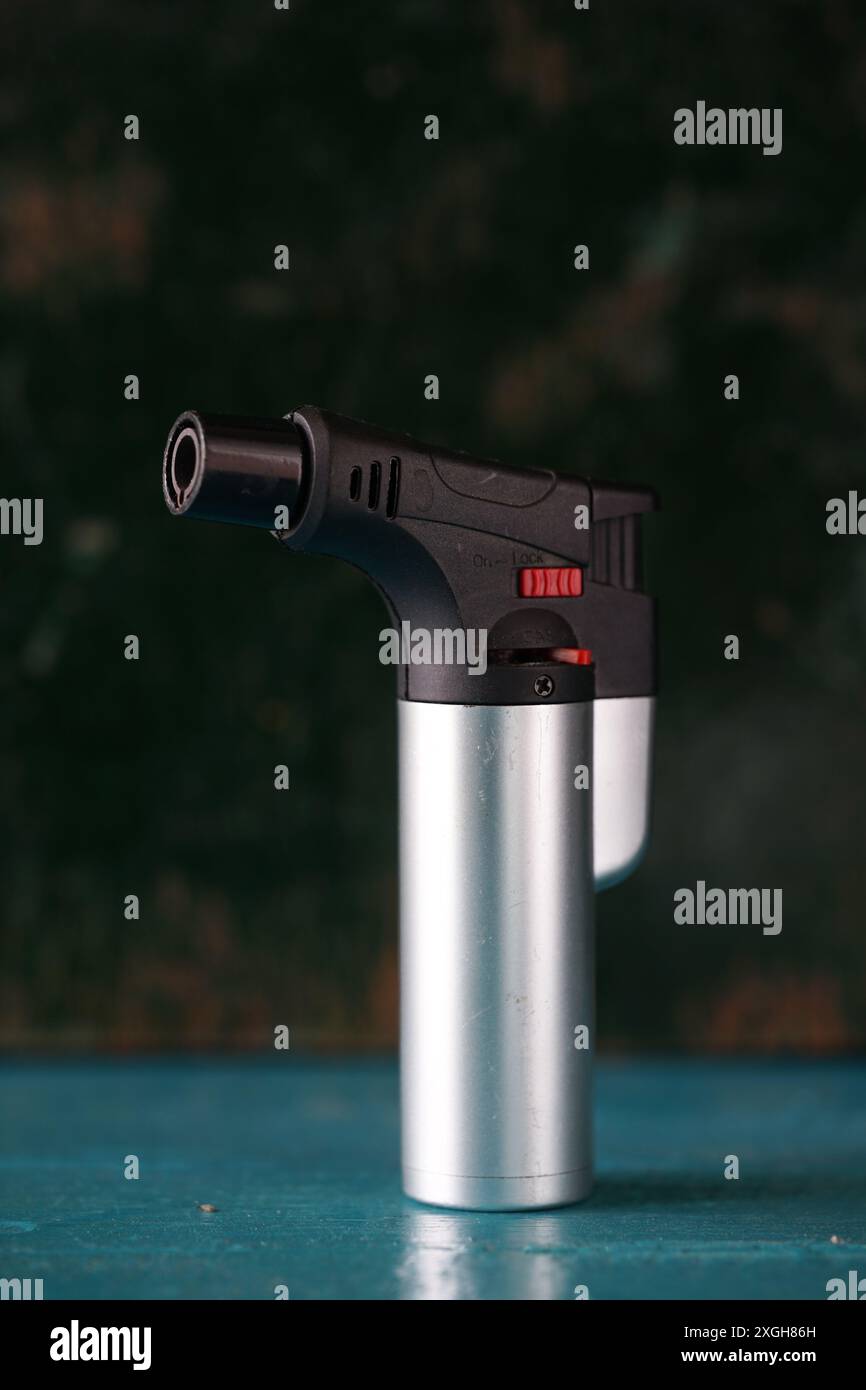 Torch lighter hi-res stock photography and images - Alamy
