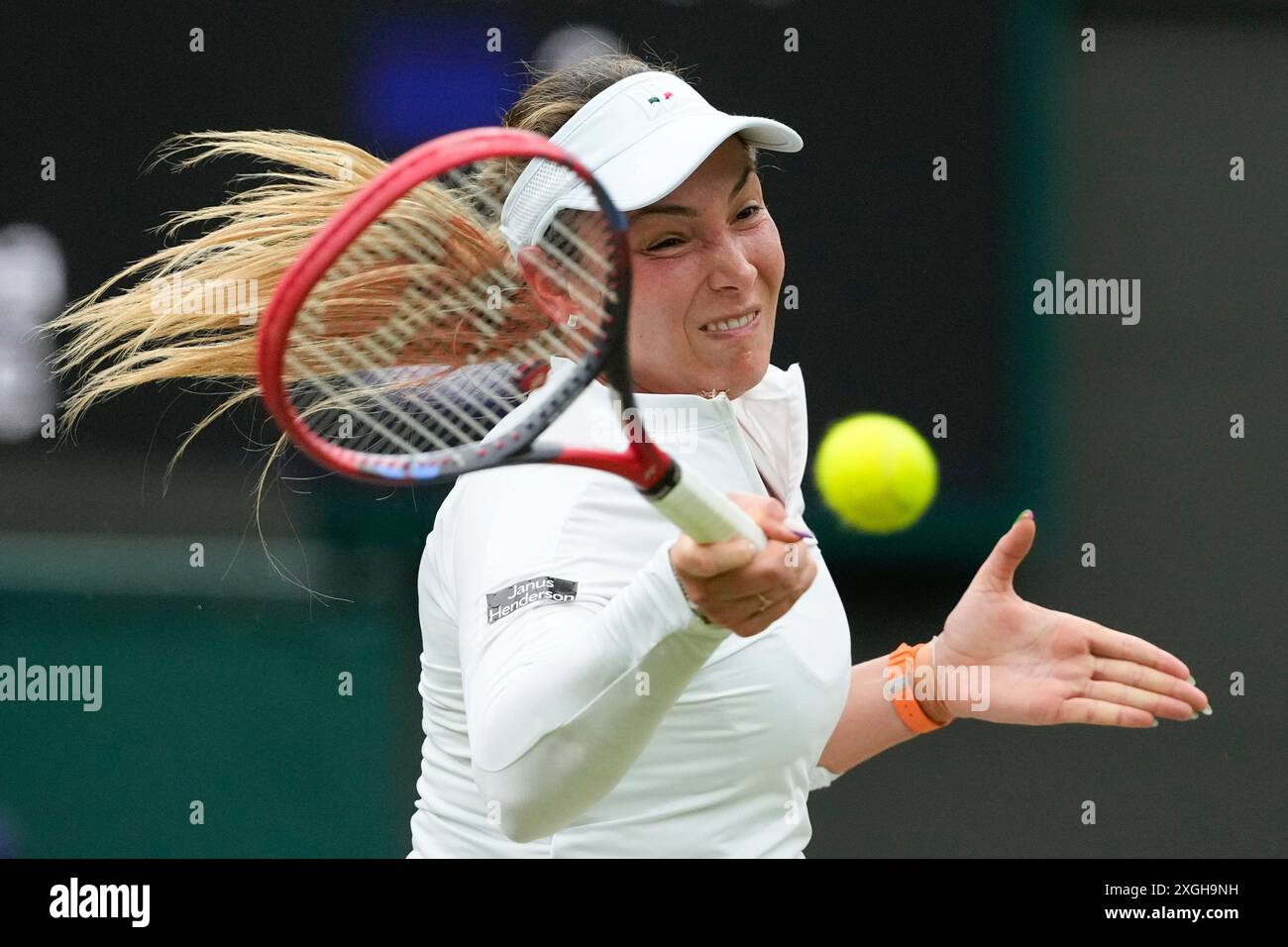 Donna Vekic of Croatia plays a forehand return to Lulu Sun of New ...