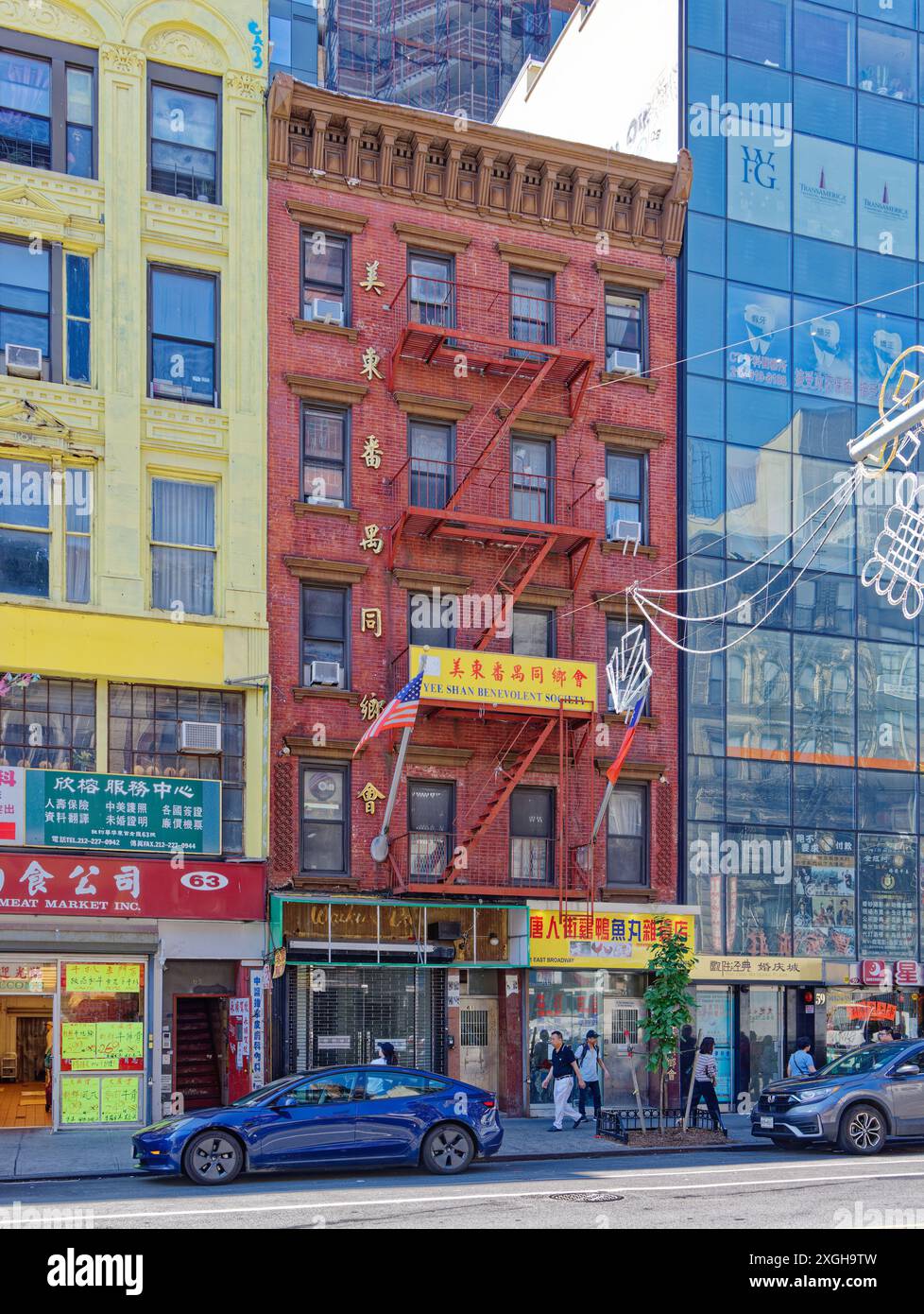 NYC Chinatown: 61 East Broadway, a red brick building, houses Yee Shan ...