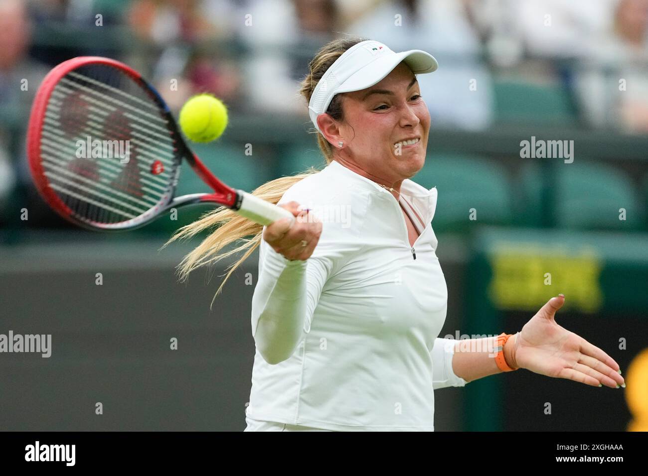 Donna Vekic of Croatia plays a forehand return to Lulu Sun of New ...