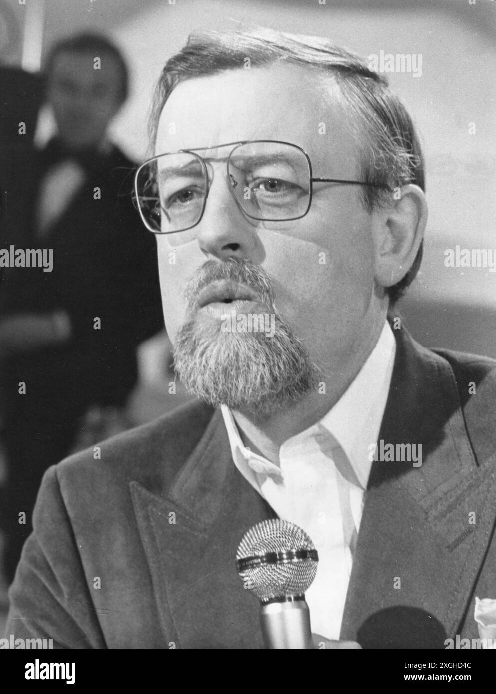 Whittaker, Roger, * 22.3.1936, British singer and musician, during a ...