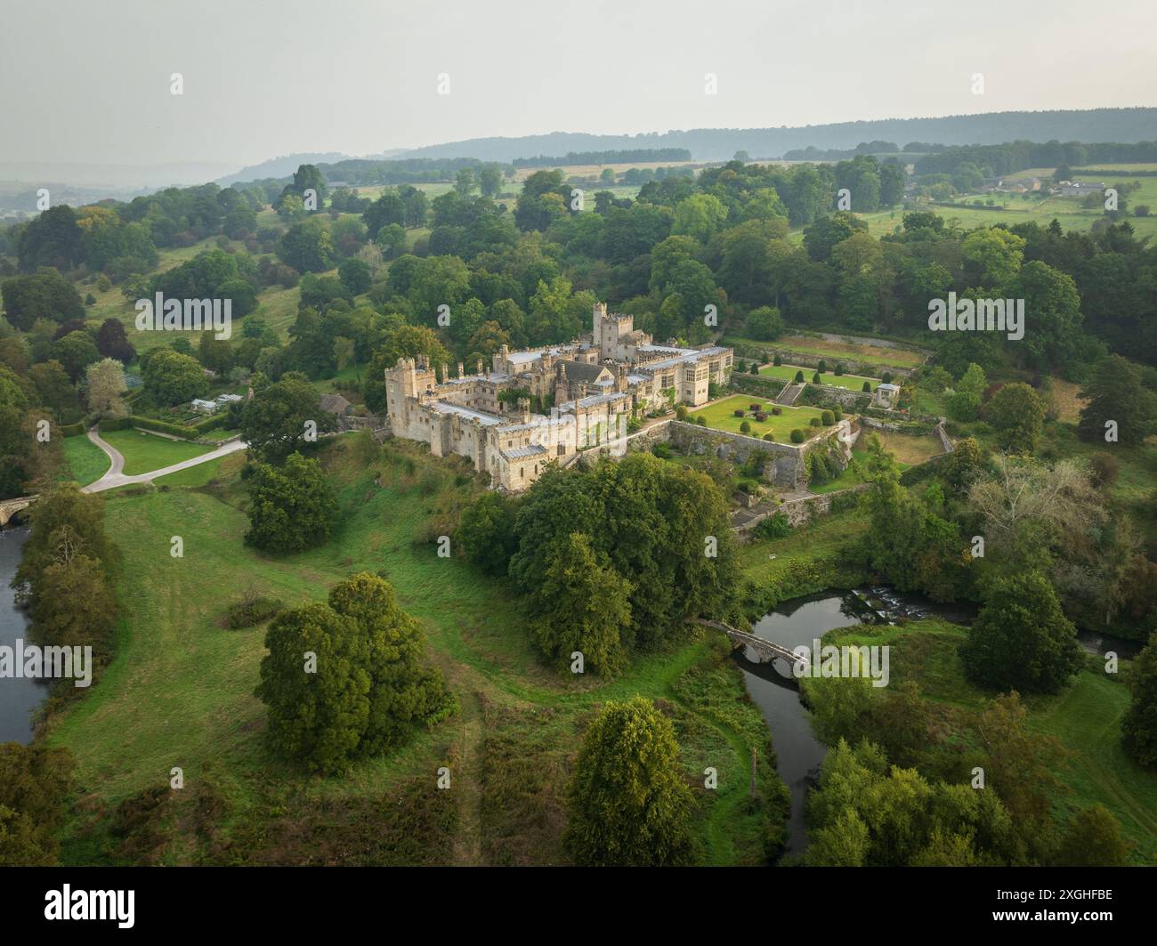Haddon hall hi-res stock photography and images - Alamy