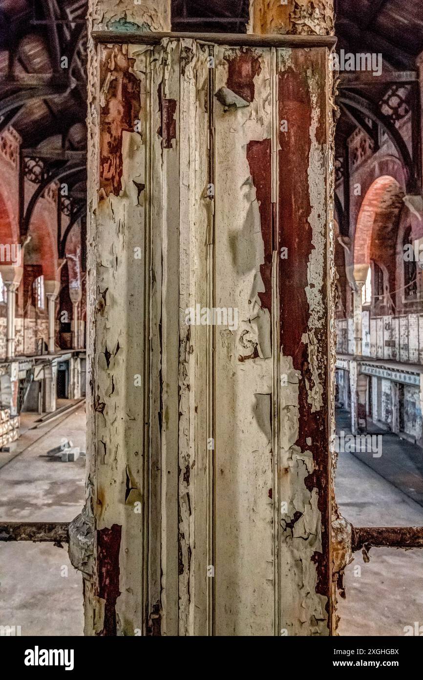 Empty architectural building from the Victorian era, South London Stock ...