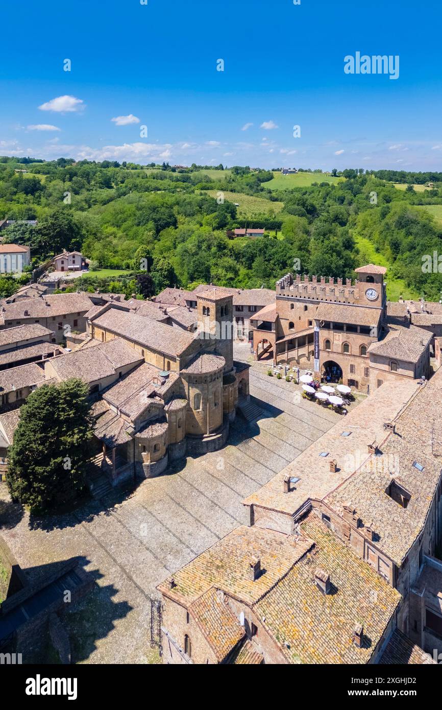 Aerial view of the medieval castle and town of Castell'Arquato in ...