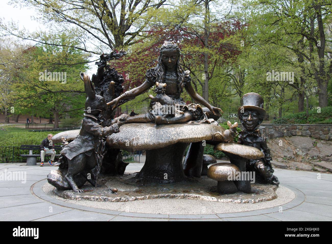 The Alice in Wonderland bronze monument from Jose de Creeft in Central ...