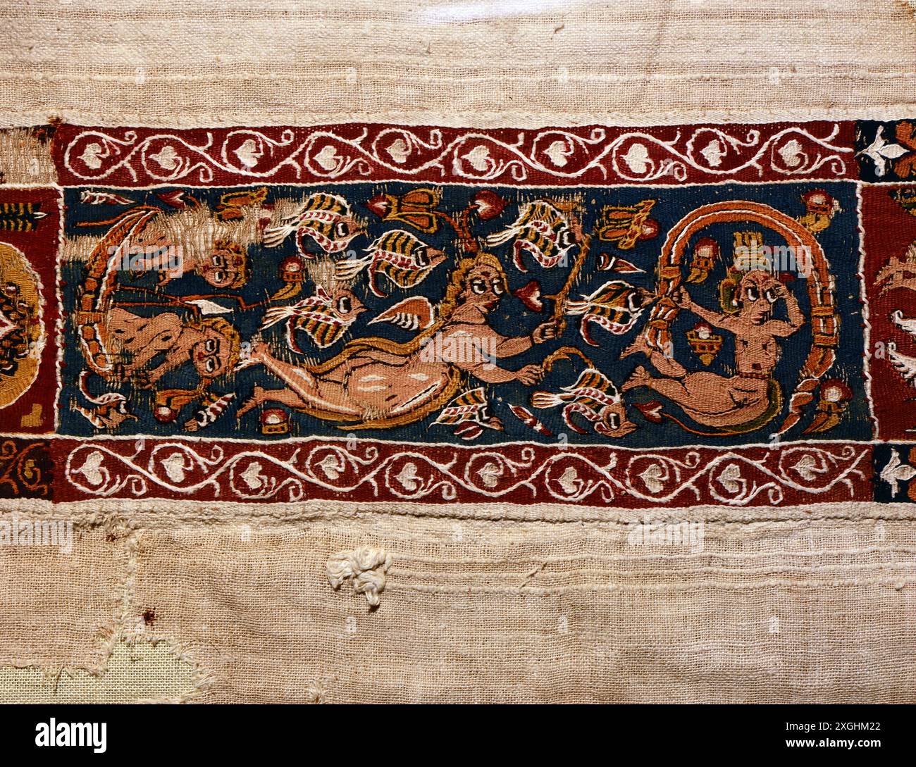 Ancient egyptian clothes woman hi-res stock photography and images - Alamy
