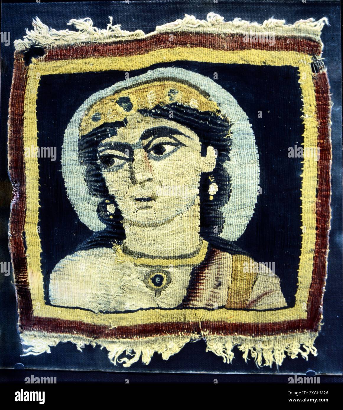 fine arts, Egypt, female head with diadem, textiles, 4th / 5th century ...