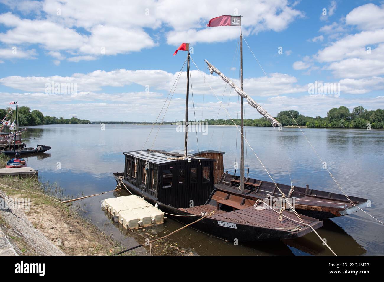 Traditional flat bottomed boats hi-res stock photography and images - Alamy
