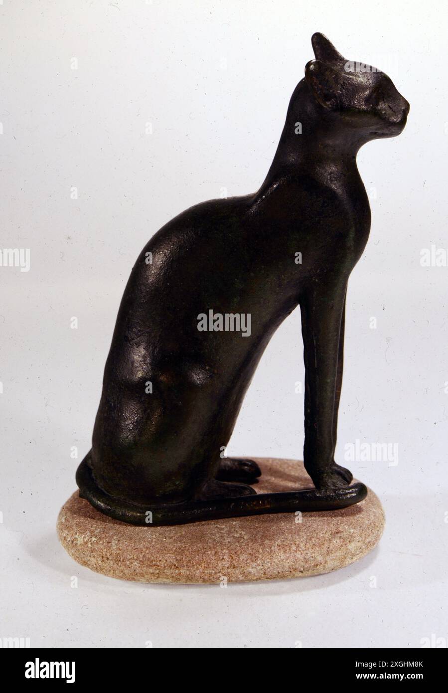 fine arts, Egypt, sculpture, cat, side view, Bubastis, circa 664 - 332 ...