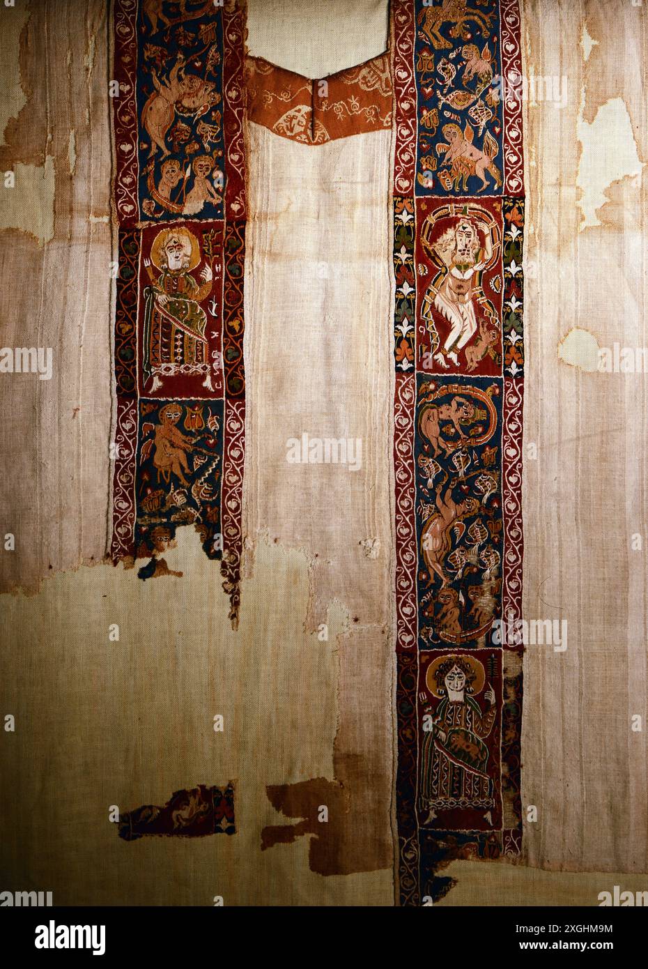 fine arts, Coptic fine arts, textiles, tunic with dancers, Nereids and ...