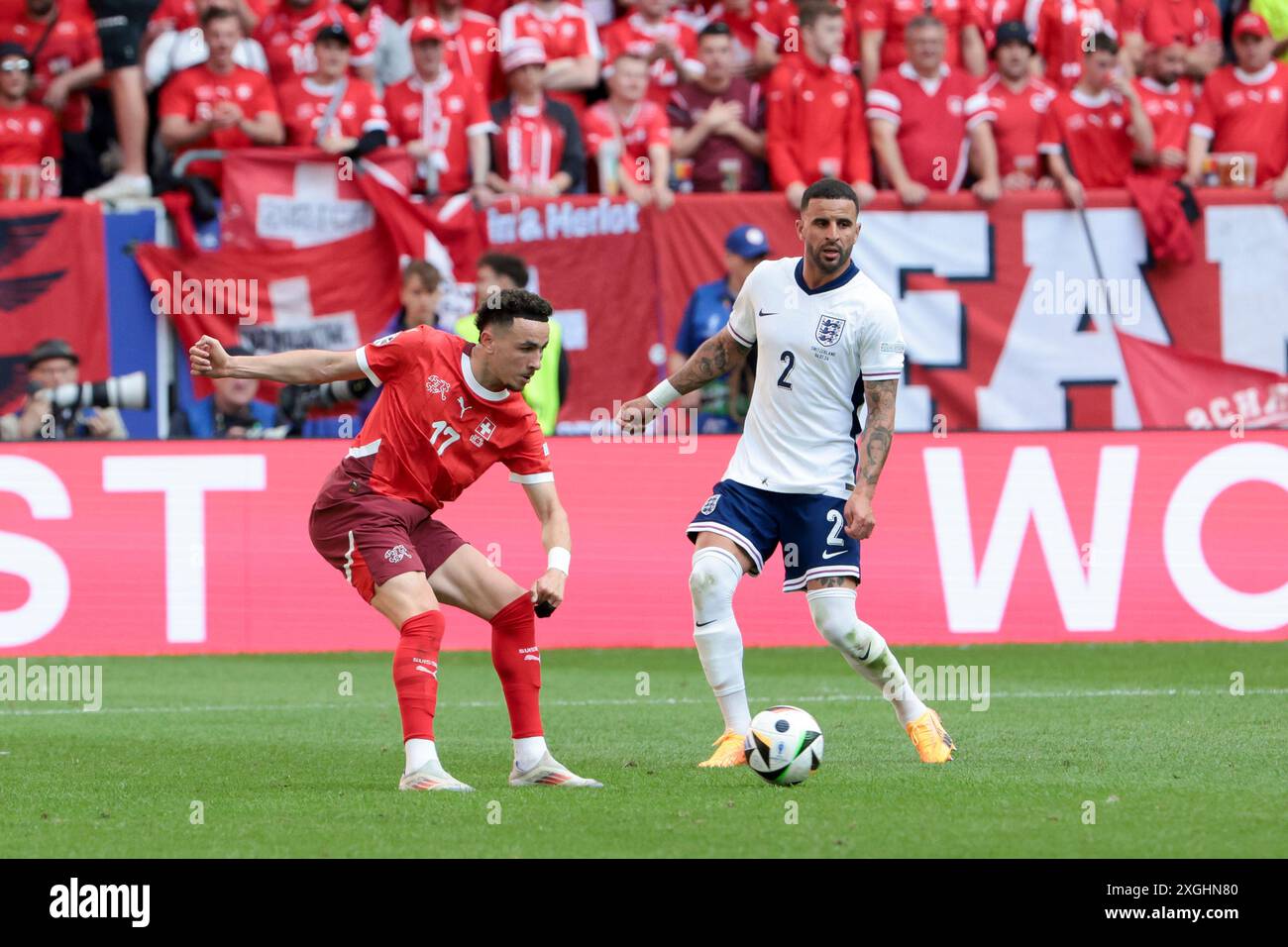 Ruben Vargas of Switzerland, Kyle Walker of England during the UEFA ...