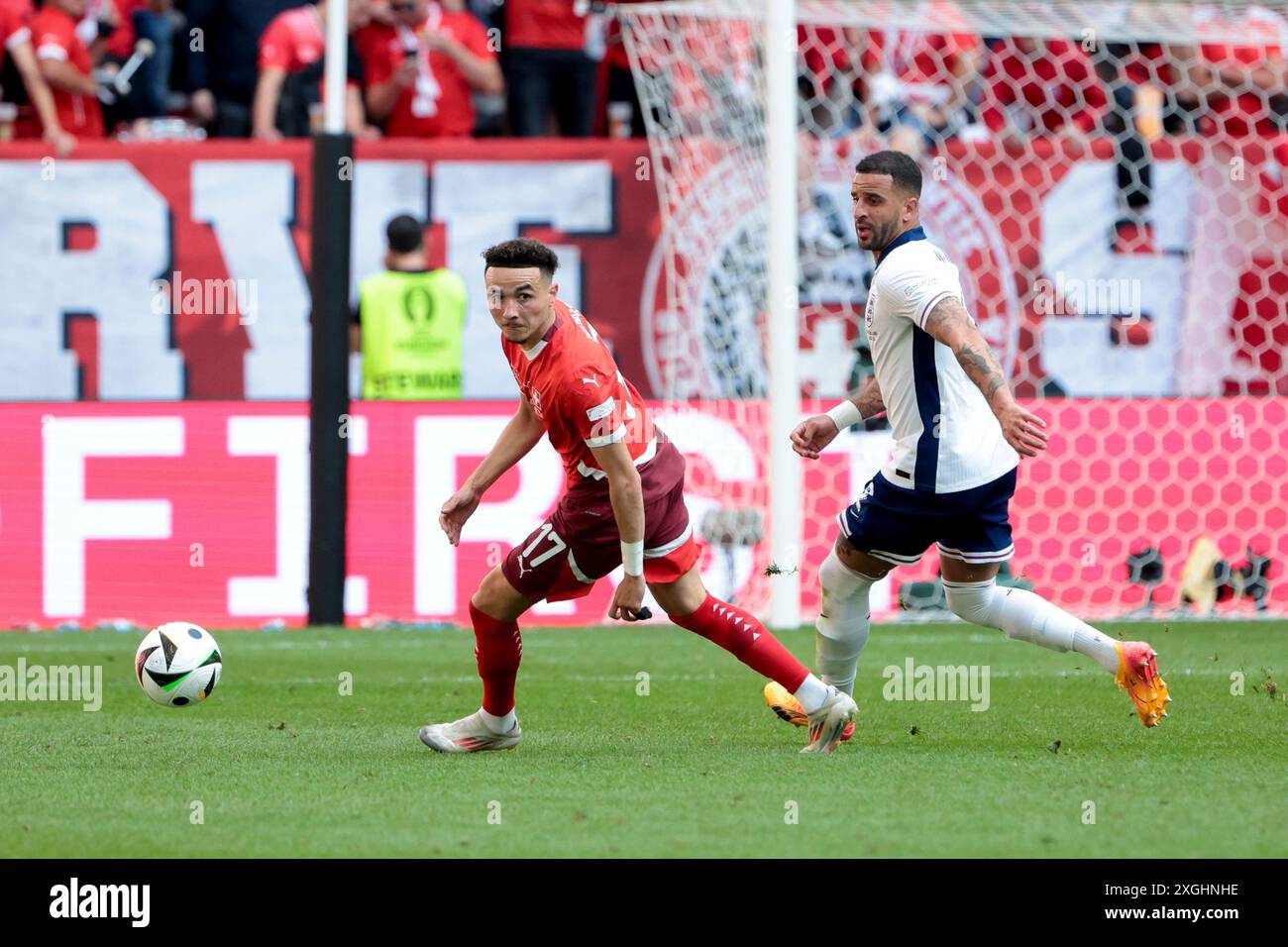 Ruben Vargas of Switzerland, Kyle Walker of England during the UEFA ...