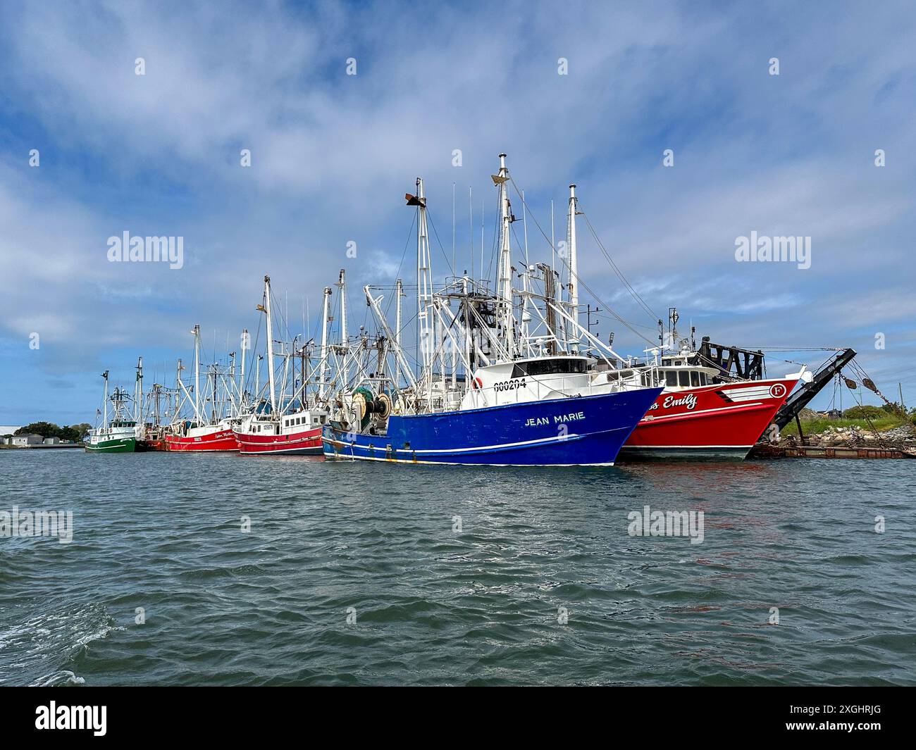 Shrimp trawlers, commercial fishing boats in the Outer Banks. Beaufort ...