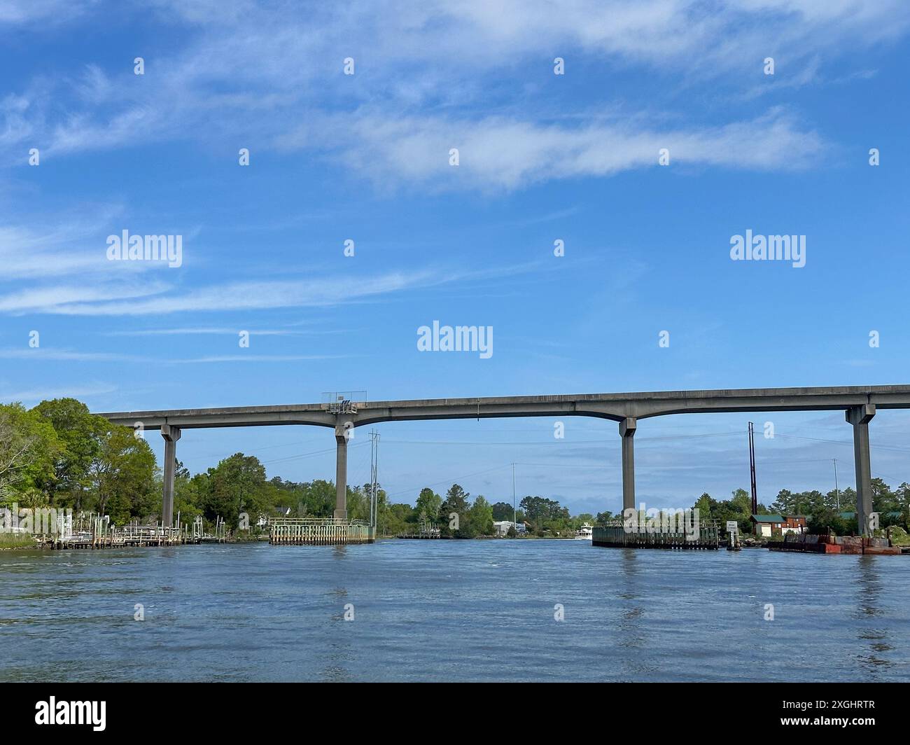 Concrete bridge built over estuary hi-res stock photography and images ...